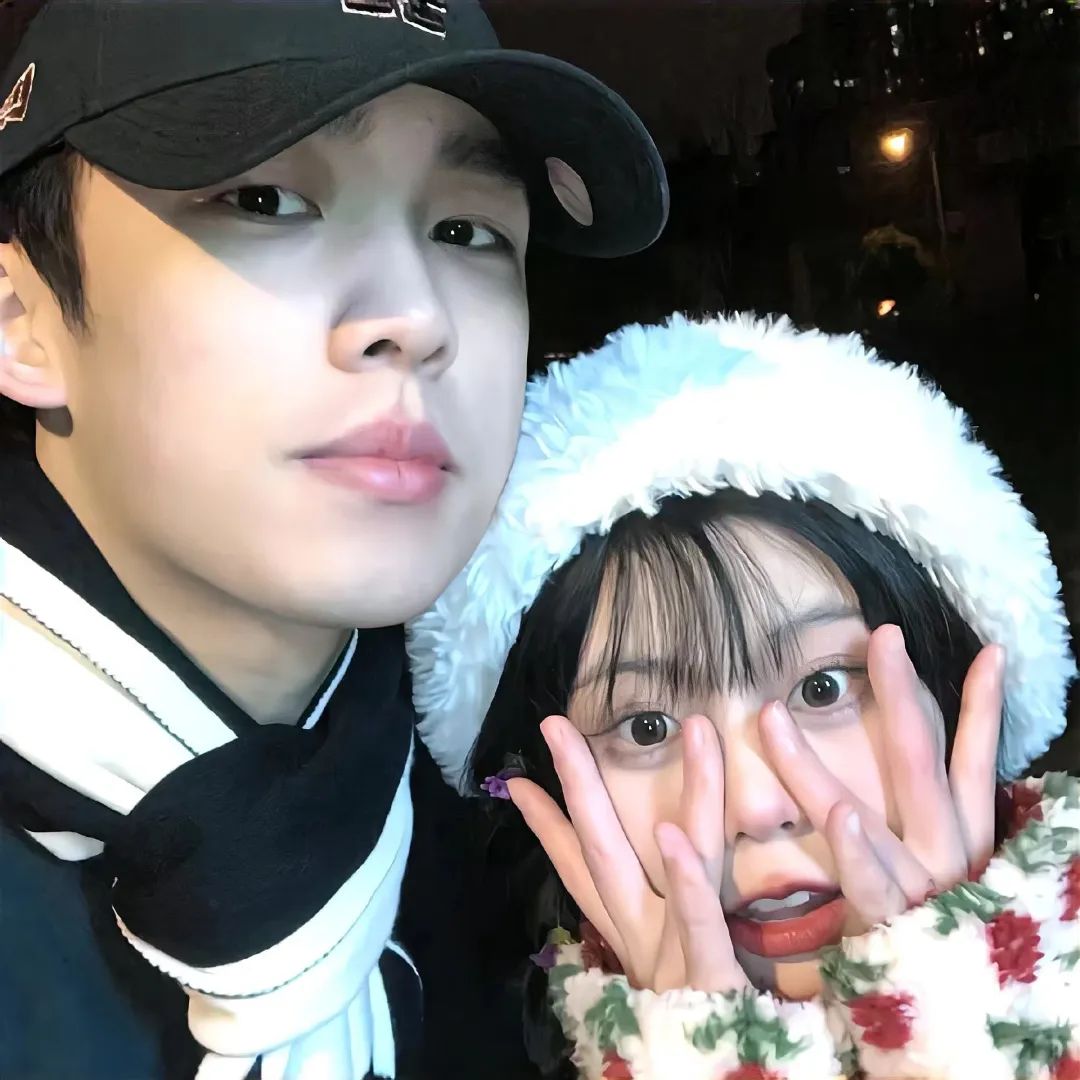 可爱情侣头像，男生帅气女生俏皮，尽显甜蜜氛围 情侣头像｜当然是和喜欢的人一起换表情包图片gif动图 - 求表情网,斗图从此不求人!