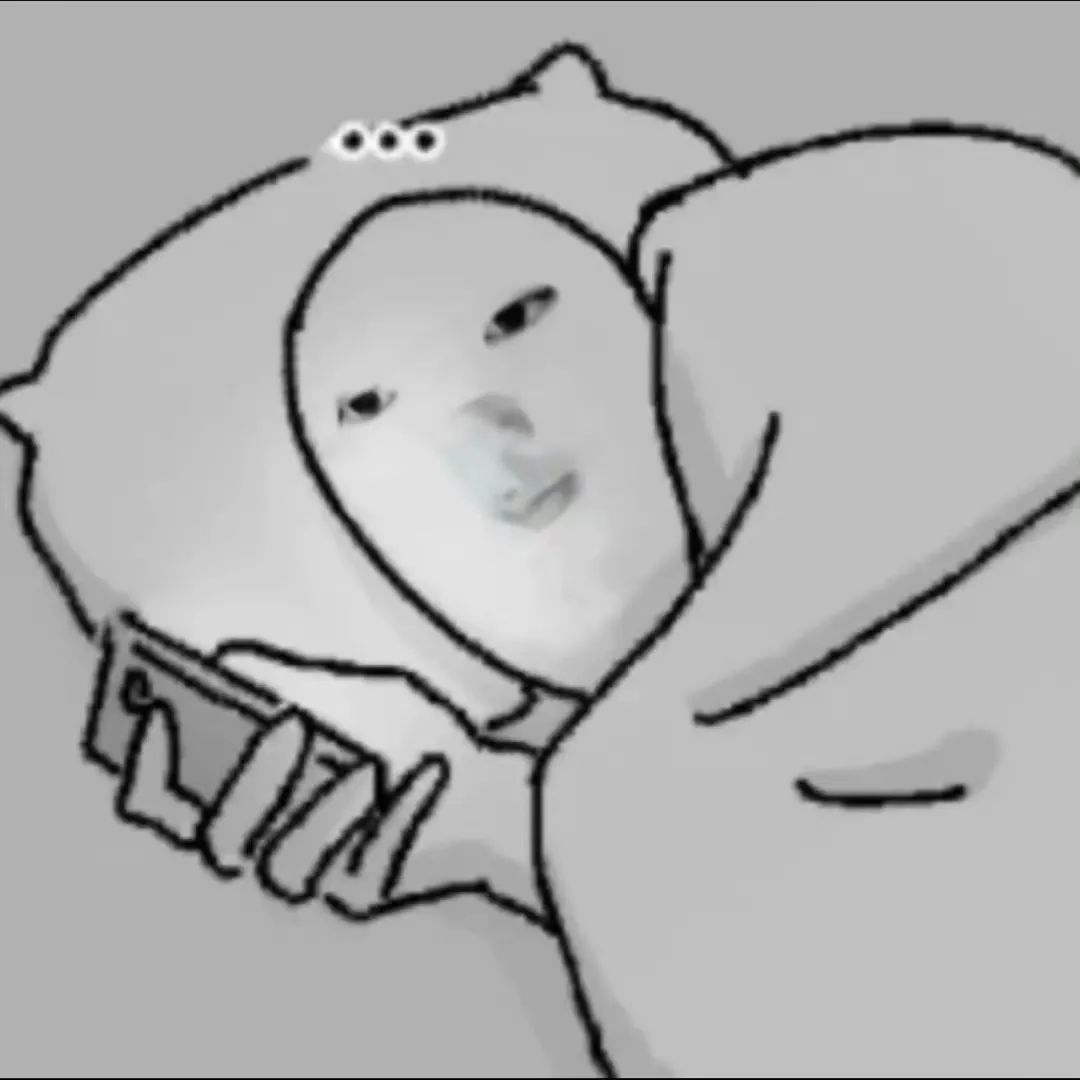 慵懒地躺着玩手机，这惬意模样像极了周末的自己 抽象到没边的sakuya表情包表情包图片gif动图 - 求表情网,斗图从此不求人!