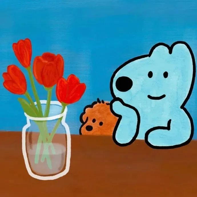 可爱小熊躲在蓝熊身后 花瓶中鲜艳红郁金香增添温馨氛围 Eteecy小狗头像表情包图片gif动图 - 求表情网,斗图从此不求人!