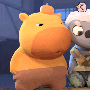 黄色河马一脸严肃，旁边灰动物表情呆萌，可爱爆表 水豚噜噜|黄色河马表情包(新)表情包图片gif动图 - 求表情网,斗图从此不求人!